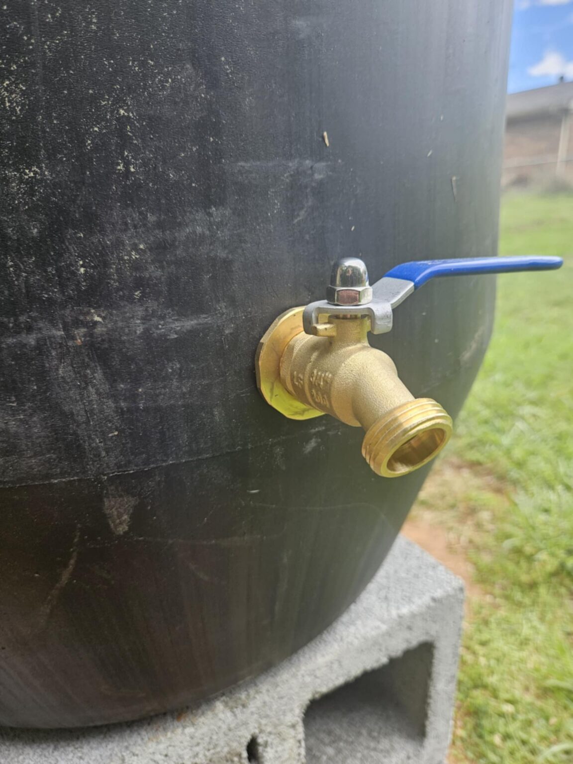 Making A DIY Rain Barrel - Lintukoto Homestead